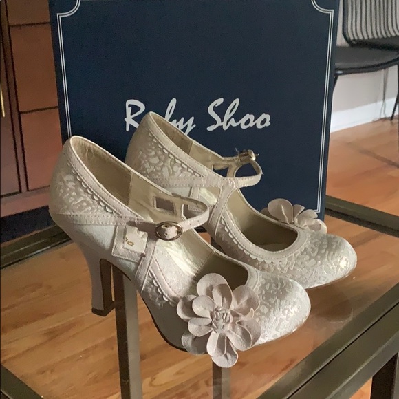 Modcloth | Shoes | Gold Vintageinspired Heels | Poshmark
